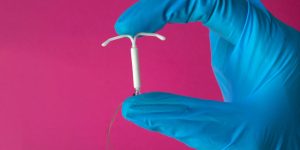 Como Funciona o DIU Mirena: Guia Completo para Mulheres - Blog Hera